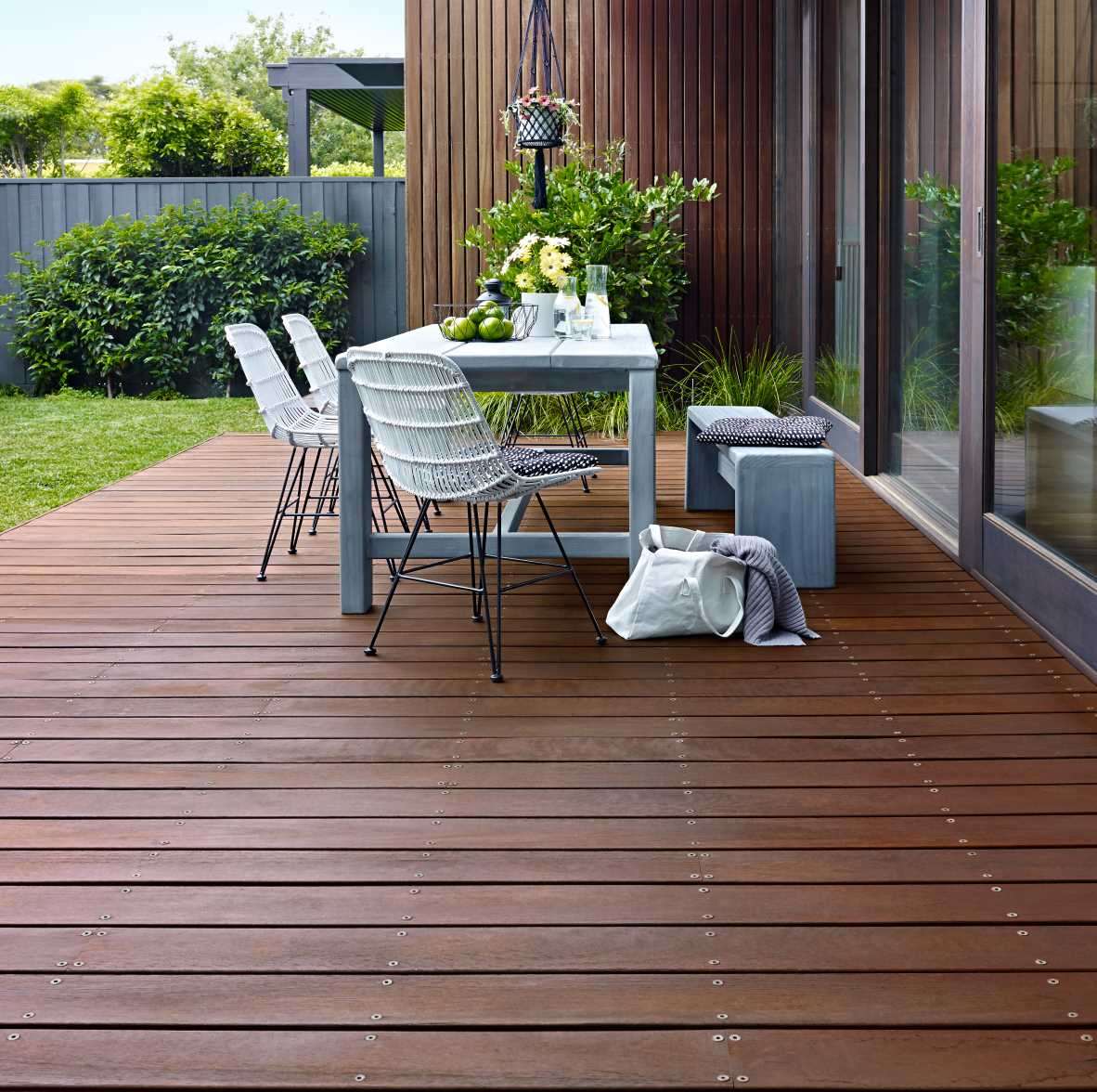 Berger Alfresco dining on your deck